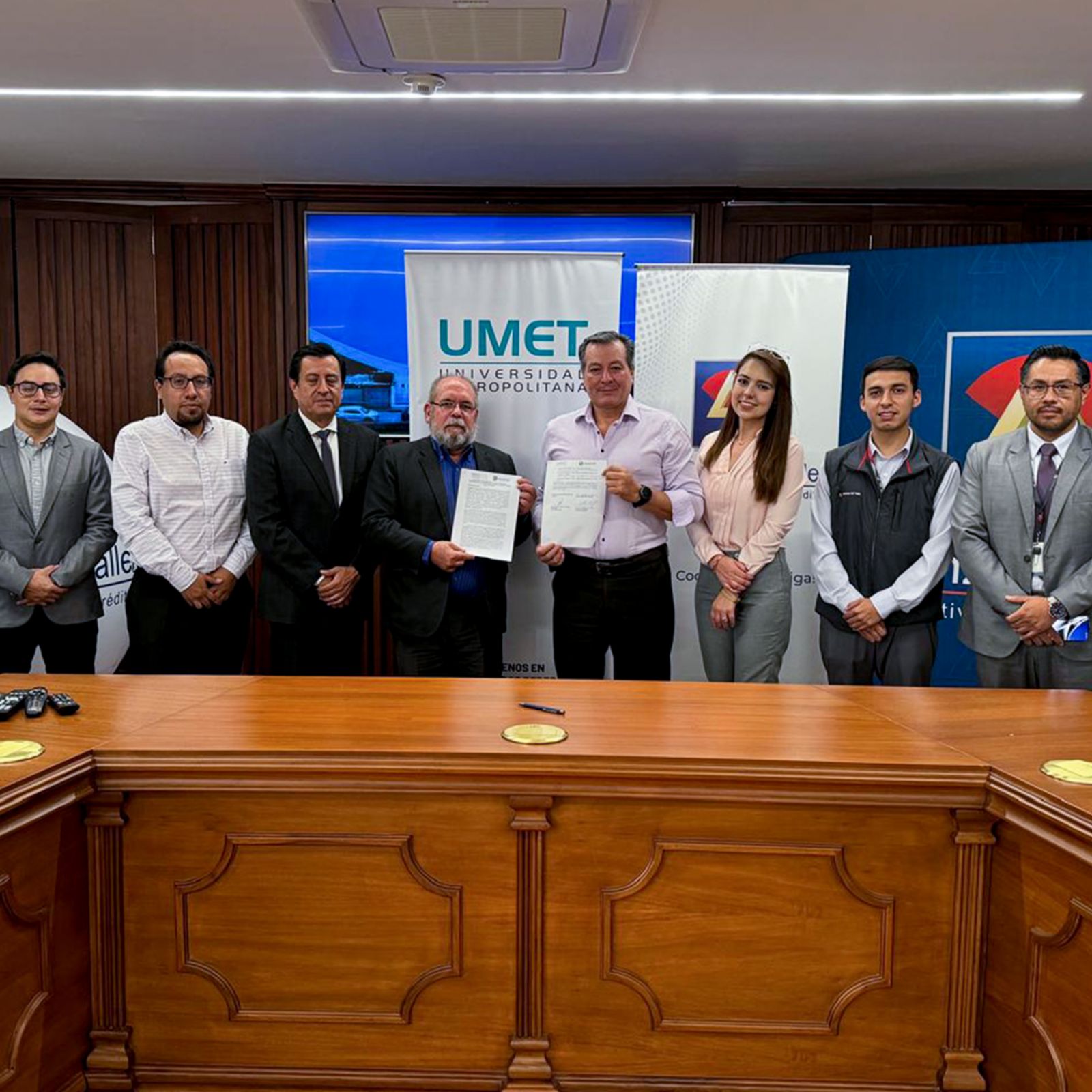 Firma De Convenio De Colaboración Entre La Universidad Metropolitana Y La Cooperativa De Ahorro ...